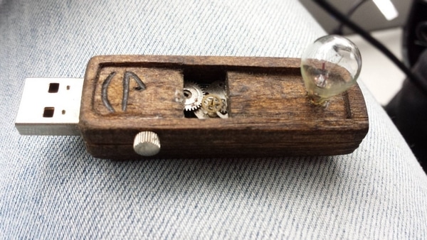 Histoire des premières clés usb - USB Centrale